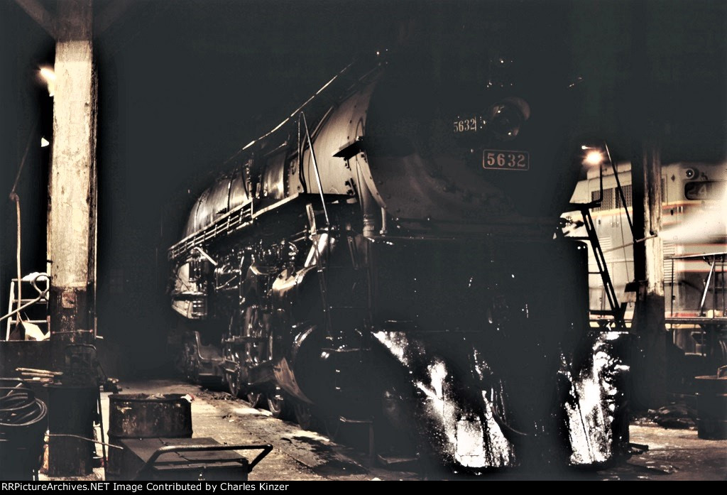 CB&Q 5632 in the Clyde Yard roundhouse